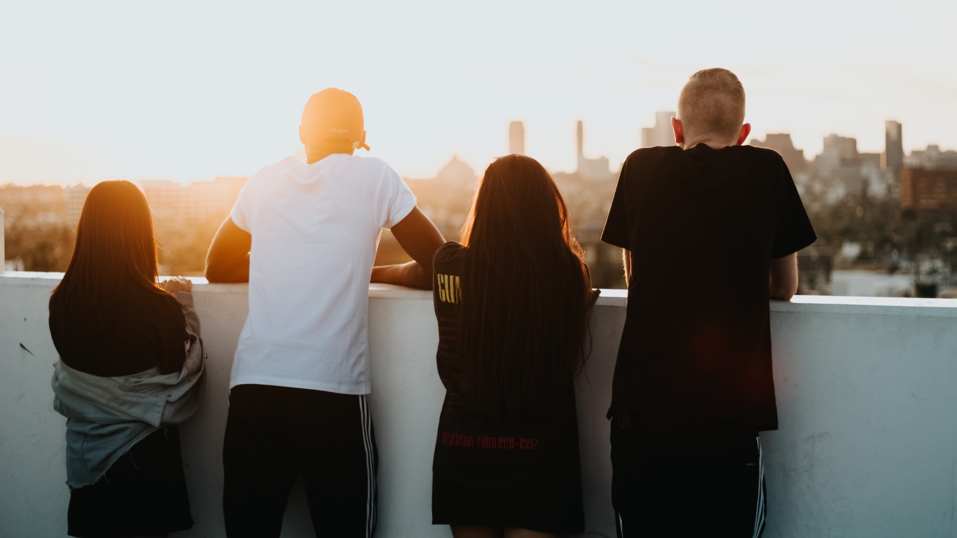 #STRask: Can Two Logical People Come to Conflicting Conclusions Without ...